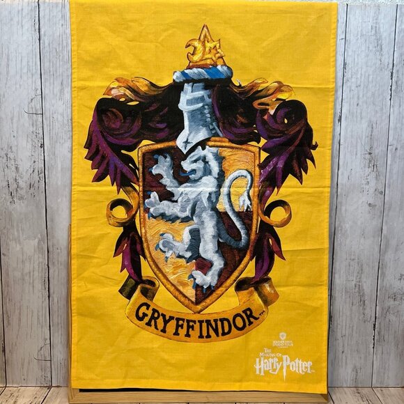 Wall Decor | Harry Potter Gryffindor Flag Hanging Banner Warner Bros ...